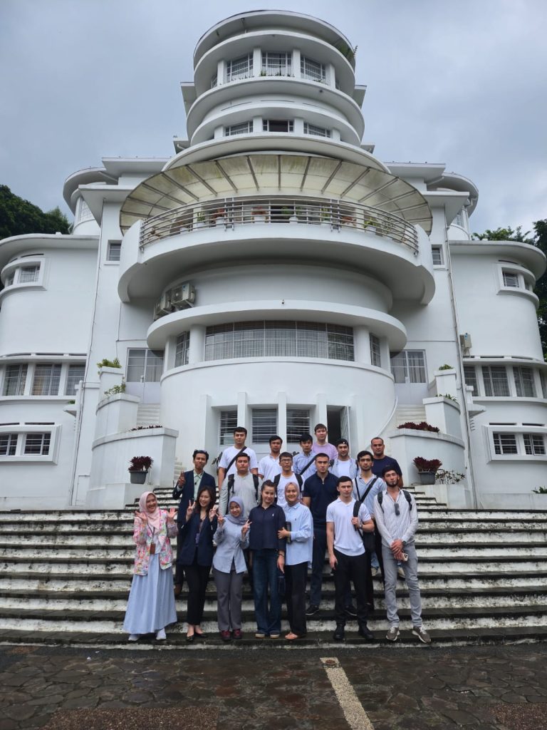 Museum Pendidikan Nasional - Mahasiswa Pertukaran Pelajar Tashkent ...